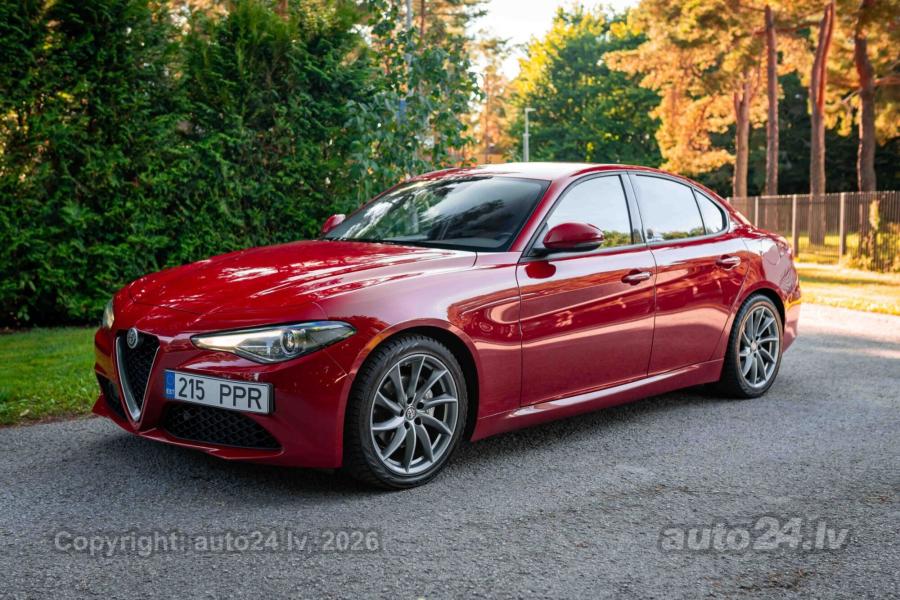 Red Alfa Romeo Giulia 2017 in Tallinn, with an engine capacity of 2.00 L and mileage of 139 thousand km for 17990 €, photo 3 on AUTOMOTO.COM.LV