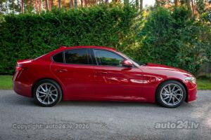 Red Alfa Romeo Giulia 2017 in Tallinn, with an engine capacity of 2.00 L and mileage of 139 thousand km for 17990 €, photo 11 on AUTOMOTO.COM.LV