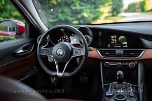Red Alfa Romeo Giulia 2017 in Tallinn, with an engine capacity of 2.00 L and mileage of 139 thousand km for 17990 €, photo 14 on AUTOMOTO.COM.LV
