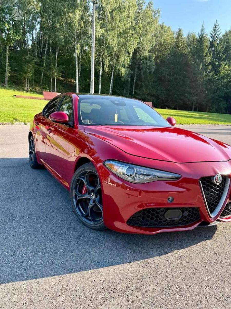 Sarkans Alfa Romeo Giulia 2018 Alīta, ar dzinēja tilpumu 2.00 L un nobraukumu 174 tūkst. km par 19000 €, foto 7 vietnē AUTOMOTO.COM.LV