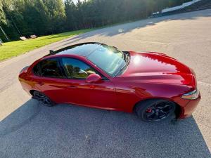 Sarkans Alfa Romeo Giulia 2018 Alīta, ar dzinēja tilpumu 2.00 L un nobraukumu 174 tūkst. km par 19000 €, foto 8 vietnē AUTOMOTO.COM.LV