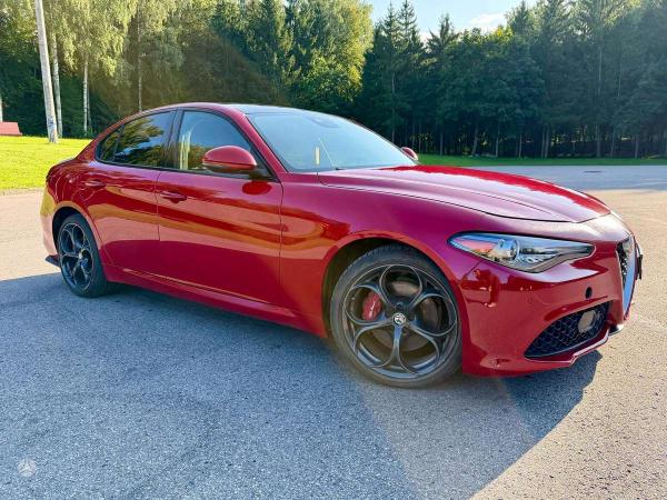 Red Alfa Romeo Giulia 2018 in Alytus, with an engine capacity of 2.00 L and mileage of 174 thousand km for 19000 €, photo 9 on AUTOMOTO.COM.LV