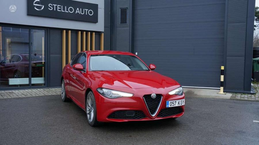 Sarkans Alfa Romeo Giulia 2020 Tallina, ar dzinēja tilpumu 2.00 L un nobraukumu 110 tūkst. km par 16500 €, foto 4 vietnē AUTOMOTO.COM.LV