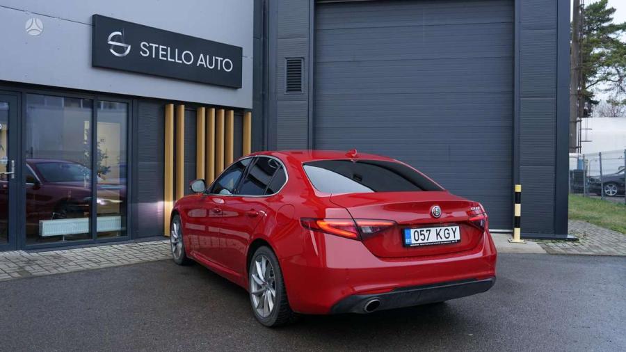 Sarkans Alfa Romeo Giulia 2020 Tallina, ar dzinēja tilpumu 2.00 L un nobraukumu 110 tūkst. km par 16500 €, foto 20 vietnē AUTOMOTO.COM.LV