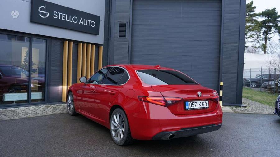 Sarkans Alfa Romeo Giulia 2020 Tallina, ar dzinēja tilpumu 2.00 L un nobraukumu 110 tūkst. km par 16500 €, foto 21 vietnē AUTOMOTO.COM.LV