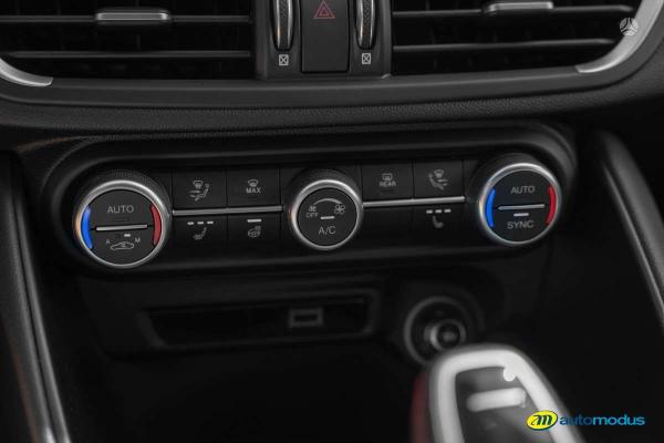 Red Alfa Romeo Giulia 2023 in Vilnius, with an engine capacity of 2.00 L and mileage of 40 thousand km for 34990 €, photo 10 on AUTOMOTO.COM.LV