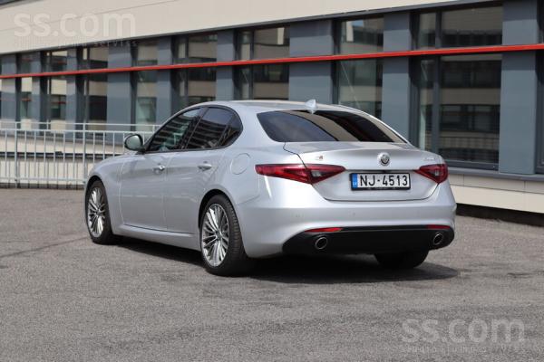 Alfa Romeo Giulia 2016 Rīga, ar dzinēja tilpumu 2.20 L un nobraukumu 125 tūkst. km par 16980 €, foto 4 vietnē AUTOMOTO.COM.LV