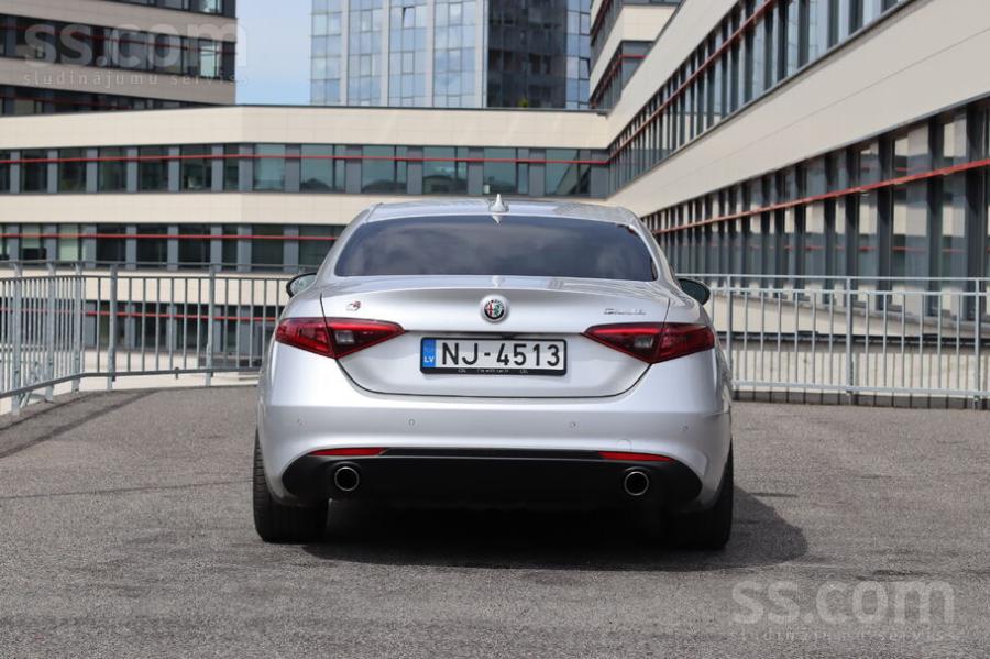 Alfa Romeo Giulia 2016 in Riga, with an engine capacity of 2.20 L and mileage of 125 thousand km for 16980 €, photo 6 on AUTOMOTO.COM.LV