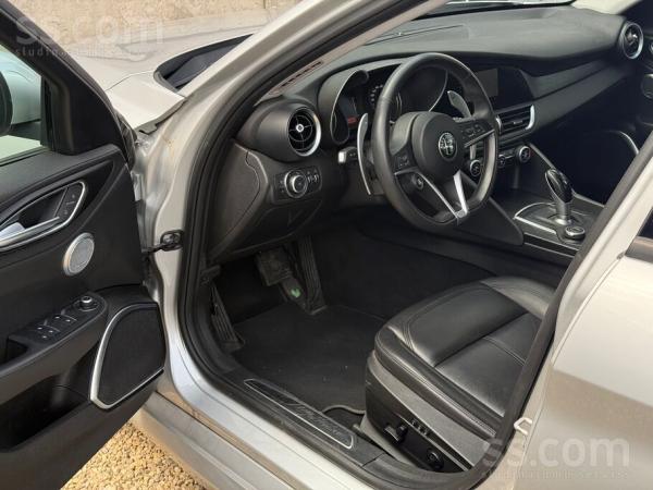 Alfa Romeo Giulia 2016 Rīga, ar dzinēja tilpumu 2.20 L un nobraukumu 125 tūkst. km par 16980 €, foto 9 vietnē AUTOMOTO.COM.LV