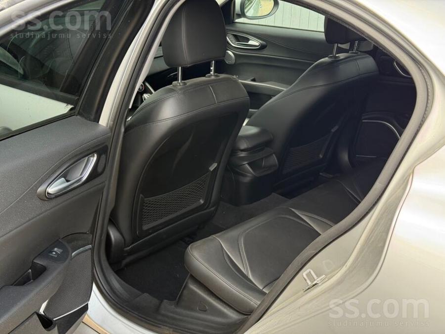 Alfa Romeo Giulia 2016 in Riga, with an engine capacity of 2.20 L and mileage of 125 thousand km for 16980 €, photo 13 on AUTOMOTO.COM.LV