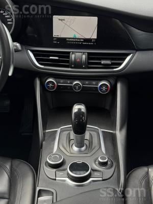 Alfa Romeo Giulia 2016 in Riga, with an engine capacity of 2.20 L and mileage of 125 thousand km for 16980 €, photo 16 on AUTOMOTO.COM.LV