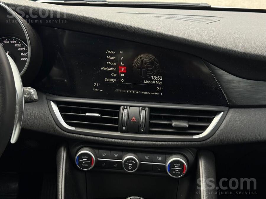 Alfa Romeo Giulia 2016 in Riga, with an engine capacity of 2.20 L and mileage of 125 thousand km for 16980 €, photo 17 on AUTOMOTO.COM.LV