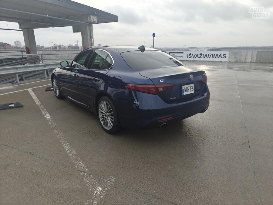 Alfa Romeo Giulia 2017 in Vilnius, with an engine capacity of 2.00 L and mileage of 165 thousand km for 14500 €, photo 4 on AUTOMOTO.COM.LV