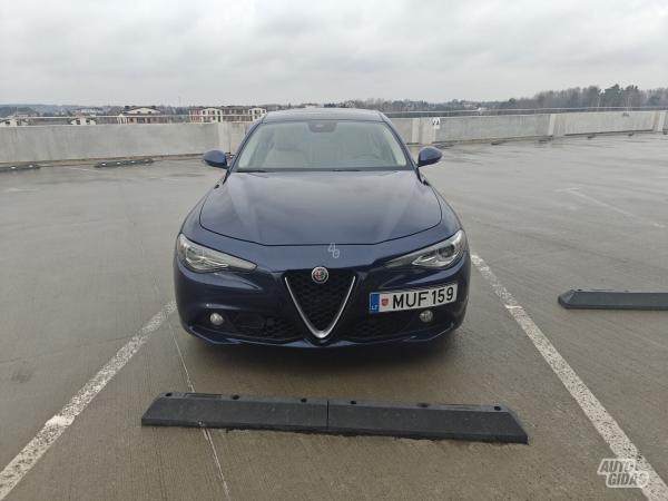 Alfa Romeo Giulia 2017 in Vilnius, with an engine capacity of 2.00 L and mileage of 165 thousand km for 14500 €, photo 5 on AUTOMOTO.COM.LV