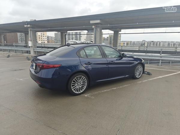 Alfa Romeo Giulia 2017 in Vilnius, with an engine capacity of 2.00 L and mileage of 165 thousand km for 14500 €, photo 6 on AUTOMOTO.COM.LV