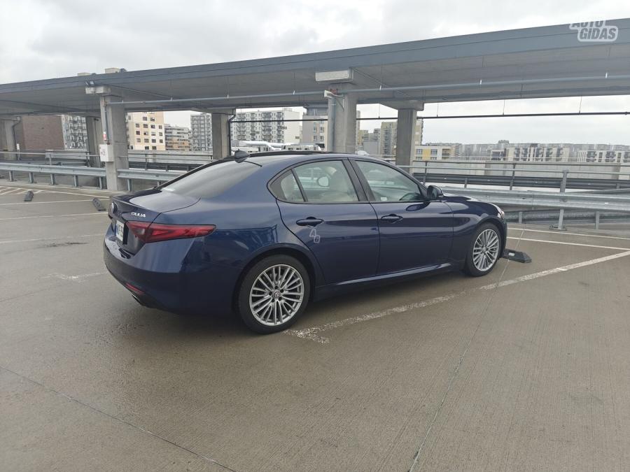 Alfa Romeo Giulia 2017 in Vilnius, with an engine capacity of 2.00 L and mileage of 165 thousand km for 14500 €, photo 7 on AUTOMOTO.COM.LV