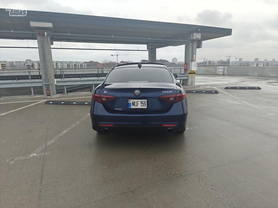 Alfa Romeo Giulia 2017 in Vilnius, with an engine capacity of 2.00 L and mileage of 165 thousand km for 14500 €, photo 8 on AUTOMOTO.COM.LV