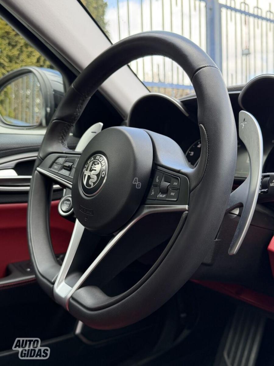 Alfa Romeo Giulia 2017 in Vilnius, with an engine capacity of 2.00 L and mileage of 138 thousand km for 16500 €, photo 13 on AUTOMOTO.COM.LV