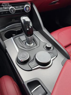 Alfa Romeo Giulia 2017 in Vilnius, with an engine capacity of 2.00 L and mileage of 138 thousand km for 16500 €, photo 18 on AUTOMOTO.COM.LV