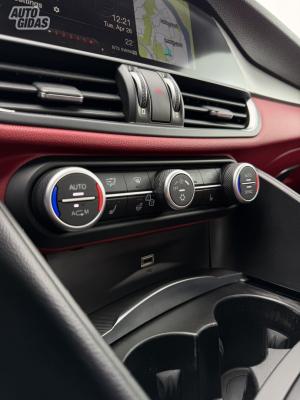 Alfa Romeo Giulia 2017 in Vilnius, with an engine capacity of 2.00 L and mileage of 138 thousand km for 16500 €, photo 19 on AUTOMOTO.COM.LV