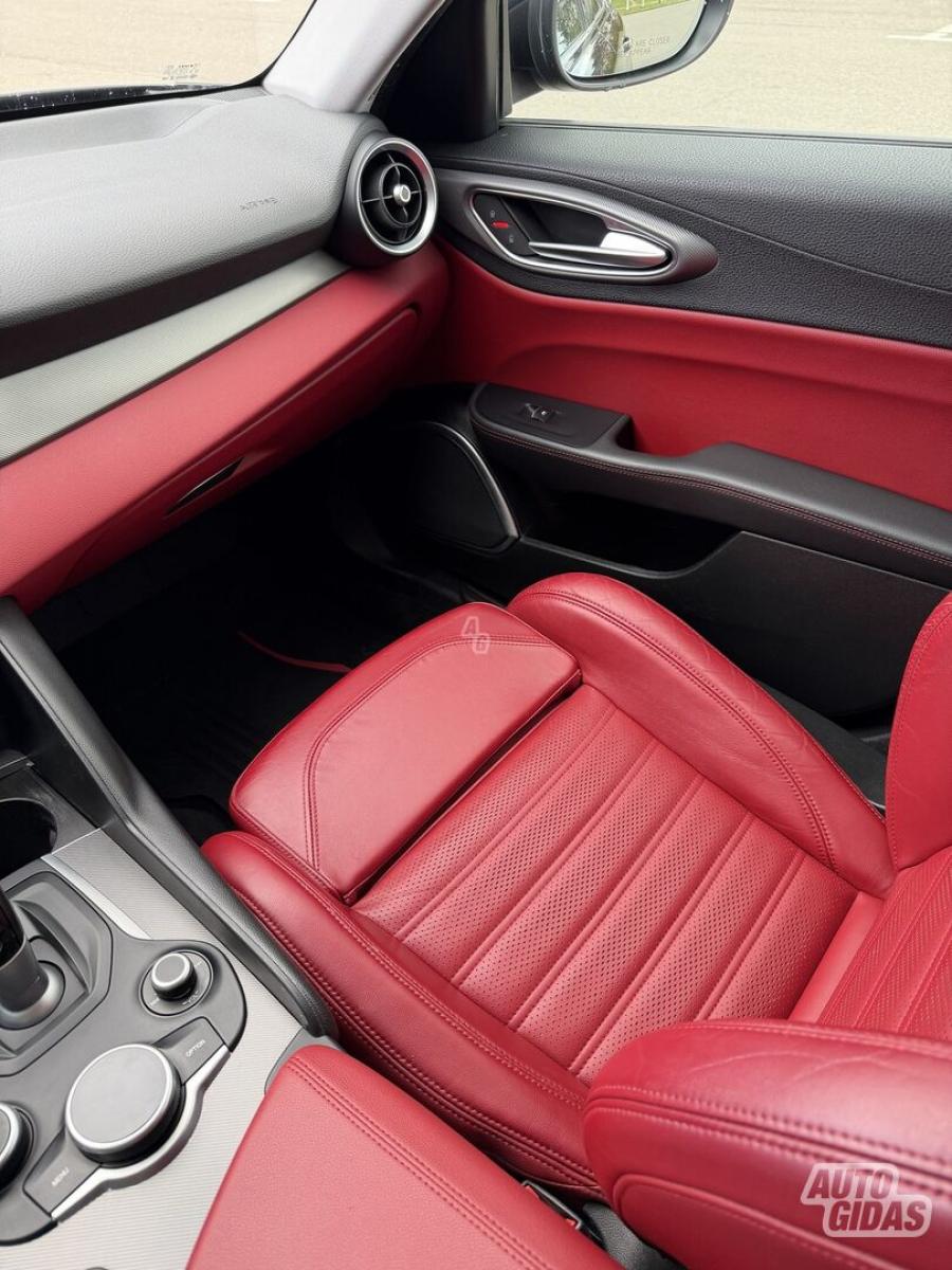 Alfa Romeo Giulia 2017 in Vilnius, with an engine capacity of 2.00 L and mileage of 138 thousand km for 16500 €, photo 23 on AUTOMOTO.COM.LV