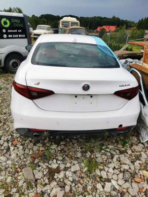 Alfa Romeo Giulia 2017 Klaipėda, ar dzinēja tilpumu 2.00 L un nobraukumu 86 tūkst. km par 9500 €, foto 3 vietnē AUTOMOTO.COM.LV