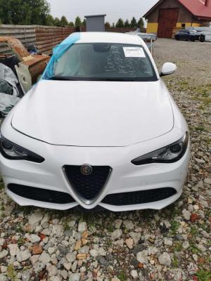 Alfa Romeo Giulia 2017 Klaipėda, ar dzinēja tilpumu 2.00 L un nobraukumu 86 tūkst. km par 9500 €, foto 4 vietnē AUTOMOTO.COM.LV