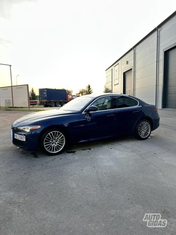 Alfa Romeo Giulia 2018 Palanga vietnÄ Alfa Romeo Giulia 2018 Palanga, ar dzinÄja tilpumu 2.00 L un nobraukumu 120 tÅ«kst. km par 17750 ā¬, foto 6 vietnÄ AUTOMOTO.COM.LV