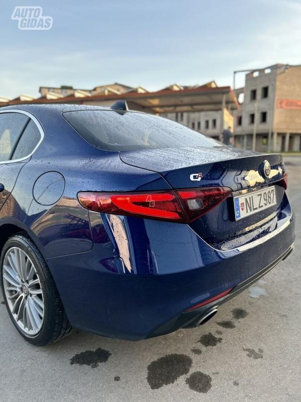 Alfa Romeo Giulia 2018 Palanga vietnÄ Alfa Romeo Giulia 2018 Palanga, ar dzinÄja tilpumu 2.00 L un nobraukumu 120 tÅ«kst. km par 17750 ā¬, foto 9 vietnÄ AUTOMOTO.COM.LV