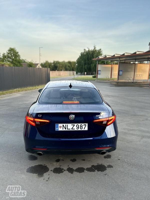 Alfa Romeo Giulia 2018 Palanga vietnÄ Alfa Romeo Giulia 2018 Palanga, ar dzinÄja tilpumu 2.00 L un nobraukumu 120 tÅ«kst. km par 17750 ā¬, foto 11 vietnÄ AUTOMOTO.COM.LV