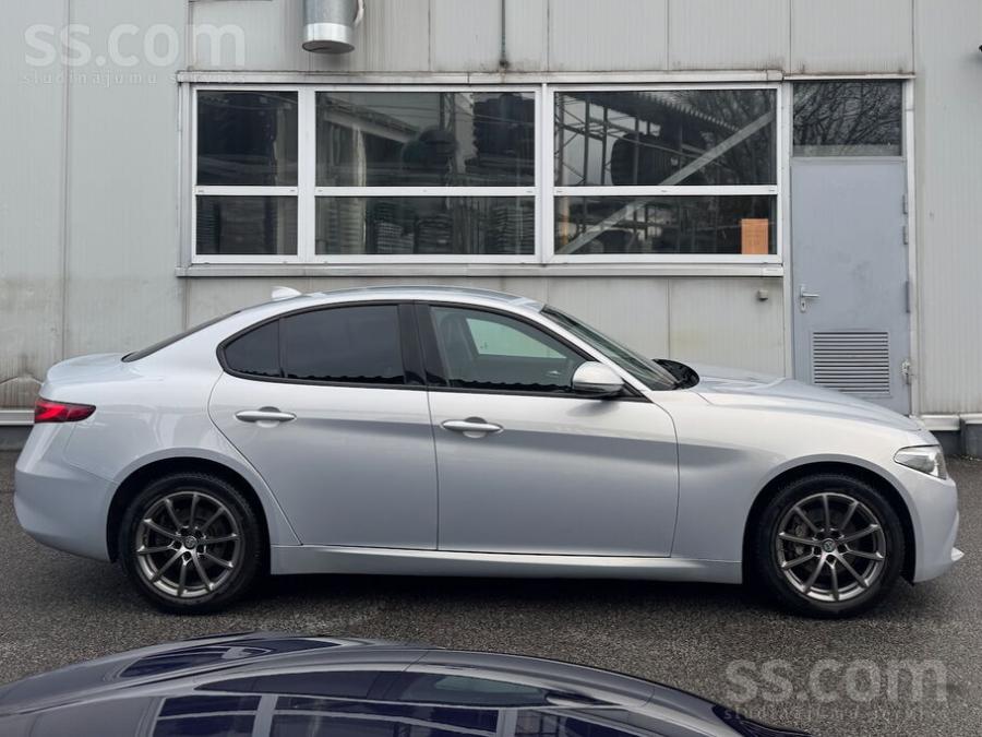Alfa Romeo Giulia 2021 Rīga, ar dzinēja tilpumu 2.00 L un nobraukumu 42 tūkst. km par 22900 €, foto 4 vietnē AUTOMOTO.COM.LV