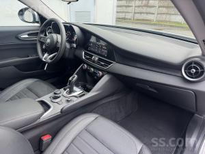 Alfa Romeo Giulia 2021 Rīga, ar dzinēja tilpumu 2.00 L un nobraukumu 42 tūkst. km par 22900 €, foto 12 vietnē AUTOMOTO.COM.LV