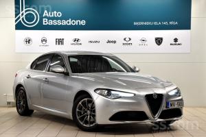 Alfa Romeo Giulia 2021 in Riga, with an engine capacity of 2.00 L and mileage of 101 thousand km for 19990 €, photo 3 on AUTOMOTO.COM.LV