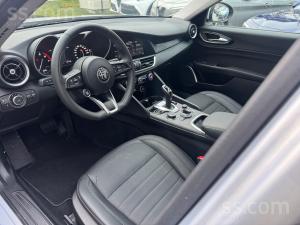 Alfa Romeo Giulia 2021 Rīga, ar dzinēja tilpumu 2.00 L un nobraukumu 42 tūkst. km par 21900 €, foto 9 vietnē AUTOMOTO.COM.LV