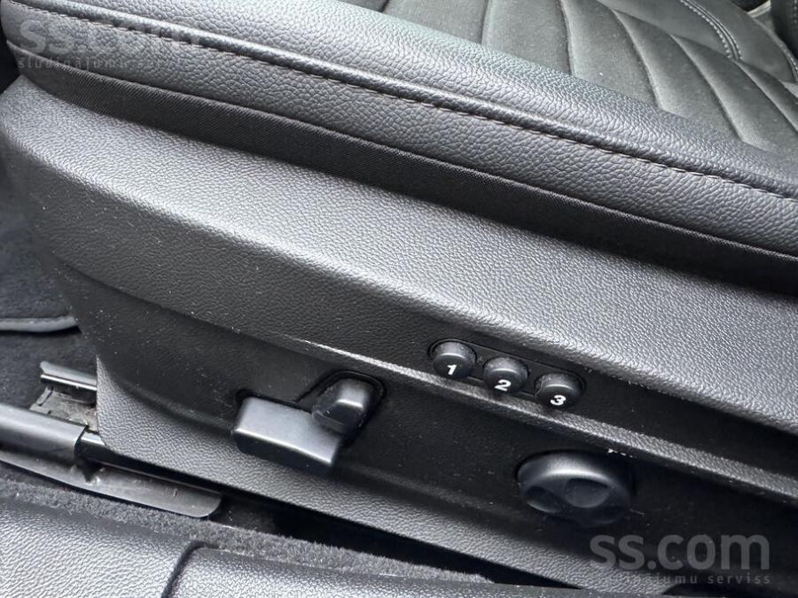 Alfa Romeo Giulia 2021 Rīga, ar dzinēja tilpumu 2.00 L un nobraukumu 42 tūkst. km par 21900 €, foto 11 vietnē AUTOMOTO.COM.LV