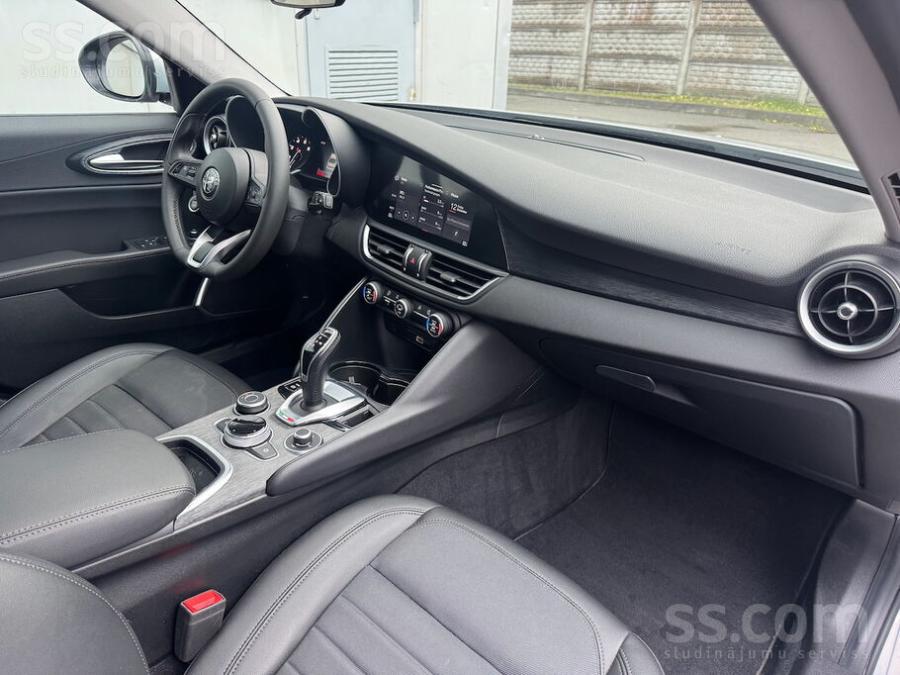 Alfa Romeo Giulia 2021 Rīga, ar dzinēja tilpumu 2.00 L un nobraukumu 42 tūkst. km par 21900 €, foto 13 vietnē AUTOMOTO.COM.LV
