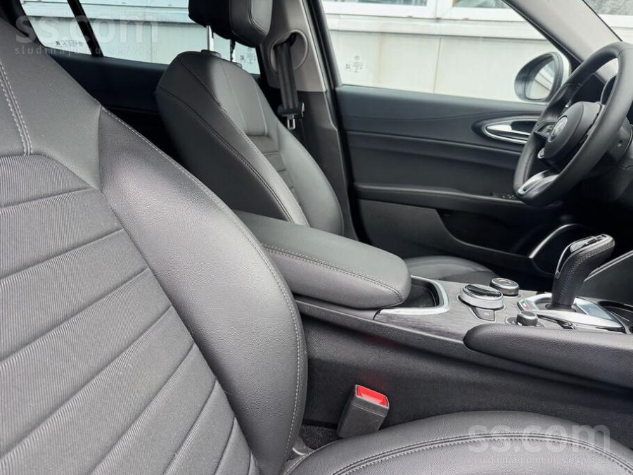 Alfa Romeo Giulia 2021 Rīga, ar dzinēja tilpumu 2.00 L un nobraukumu 42 tūkst. km par 21900 €, foto 16 vietnē AUTOMOTO.COM.LV