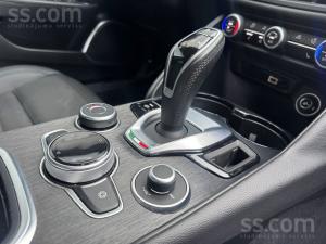 Alfa Romeo Giulia 2021 Rīga, ar dzinēja tilpumu 2.00 L un nobraukumu 42 tūkst. km par 21900 €, foto 17 vietnē AUTOMOTO.COM.LV
