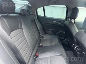 Alfa Romeo Giulia 2021 Rīga, ar dzinēja tilpumu 2.00 L un nobraukumu 42 tūkst. km par 21900 €, foto 18 vietnē AUTOMOTO.COM.LV