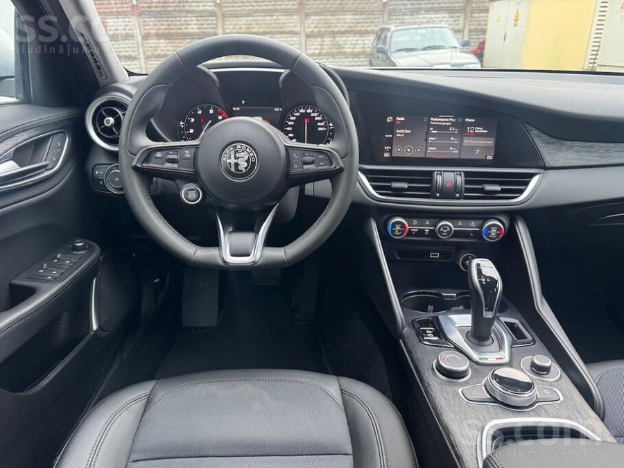Alfa Romeo Giulia 2021 Rīga, ar dzinēja tilpumu 2.00 L un nobraukumu 42 tūkst. km par 21900 €, foto 21 vietnē AUTOMOTO.COM.LV