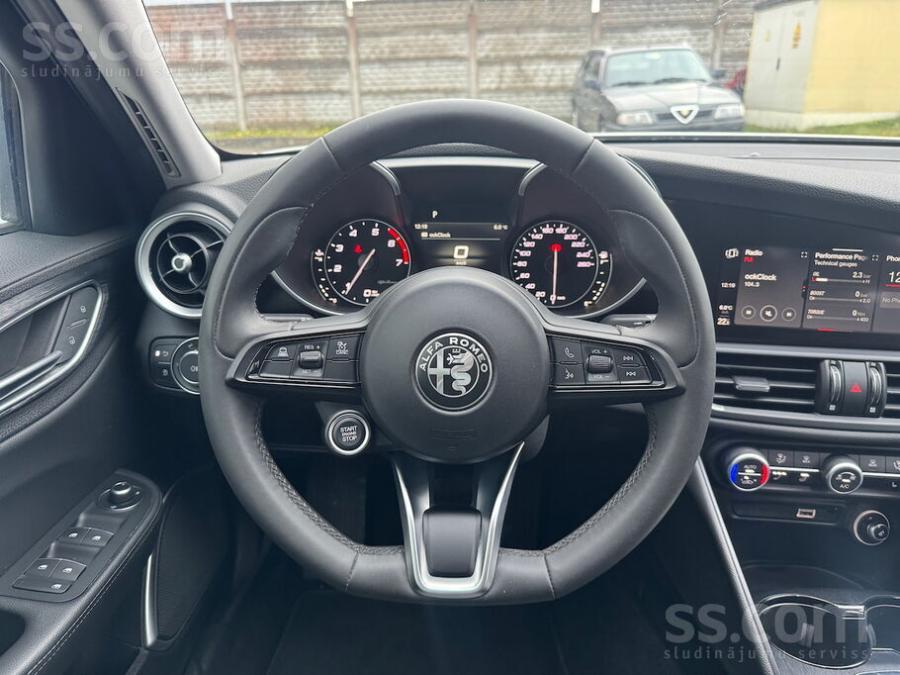 Alfa Romeo Giulia 2021 Rīga, ar dzinēja tilpumu 2.00 L un nobraukumu 42 tūkst. km par 21900 €, foto 22 vietnē AUTOMOTO.COM.LV