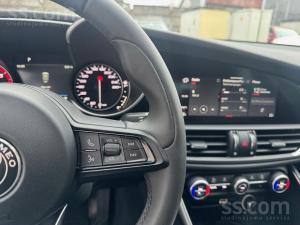 Alfa Romeo Giulia 2021 Rīga, ar dzinēja tilpumu 2.00 L un nobraukumu 42 tūkst. km par 21900 €, foto 27 vietnē AUTOMOTO.COM.LV