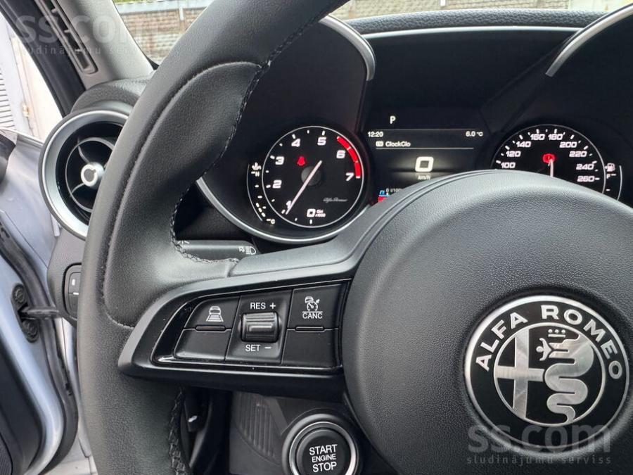 Alfa Romeo Giulia 2021 Rīga, ar dzinēja tilpumu 2.00 L un nobraukumu 42 tūkst. km par 21900 €, foto 28 vietnē AUTOMOTO.COM.LV