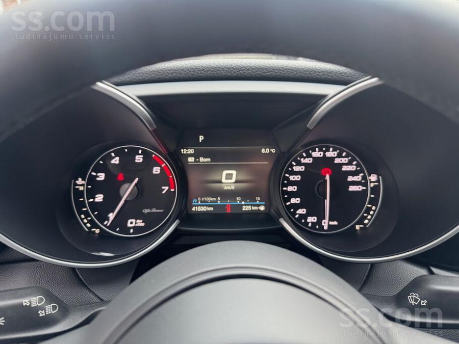 Alfa Romeo Giulia 2021 Rīga, ar dzinēja tilpumu 2.00 L un nobraukumu 42 tūkst. km par 21900 €, foto 30 vietnē AUTOMOTO.COM.LV