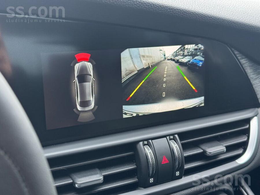 Alfa Romeo Giulia 2021 Rīga, ar dzinēja tilpumu 2.00 L un nobraukumu 42 tūkst. km par 21900 €, foto 34 vietnē AUTOMOTO.COM.LV