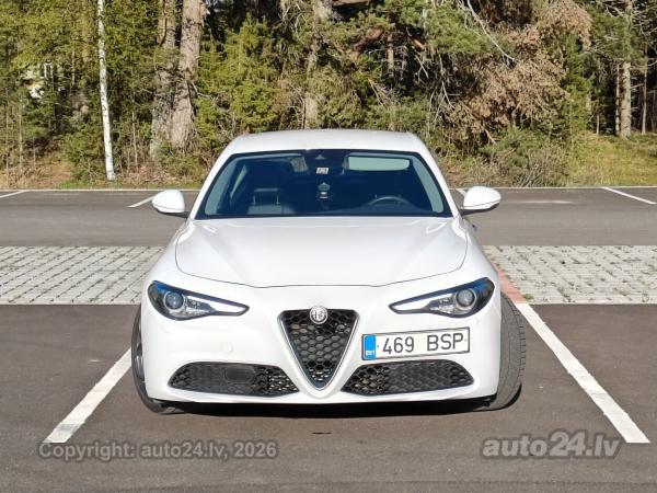 White Alfa Romeo Giulia 2016 in Tallinn, with an engine capacity of 2.10 L and mileage of 115 thousand km for 15999 €, photo 2 on AUTOMOTO.COM.LV