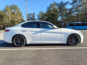 Balts Alfa Romeo Giulia 2016 Tallina, ar dzinēja tilpumu 2.10 L un nobraukumu 115 tūkst. km par 15999 €, foto 7 vietnē AUTOMOTO.COM.LV
