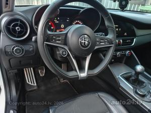 Balts Alfa Romeo Giulia 2016 Tallina, ar dzinēja tilpumu 2.10 L un nobraukumu 115 tūkst. km par 15999 €, foto 12 vietnē AUTOMOTO.COM.LV
