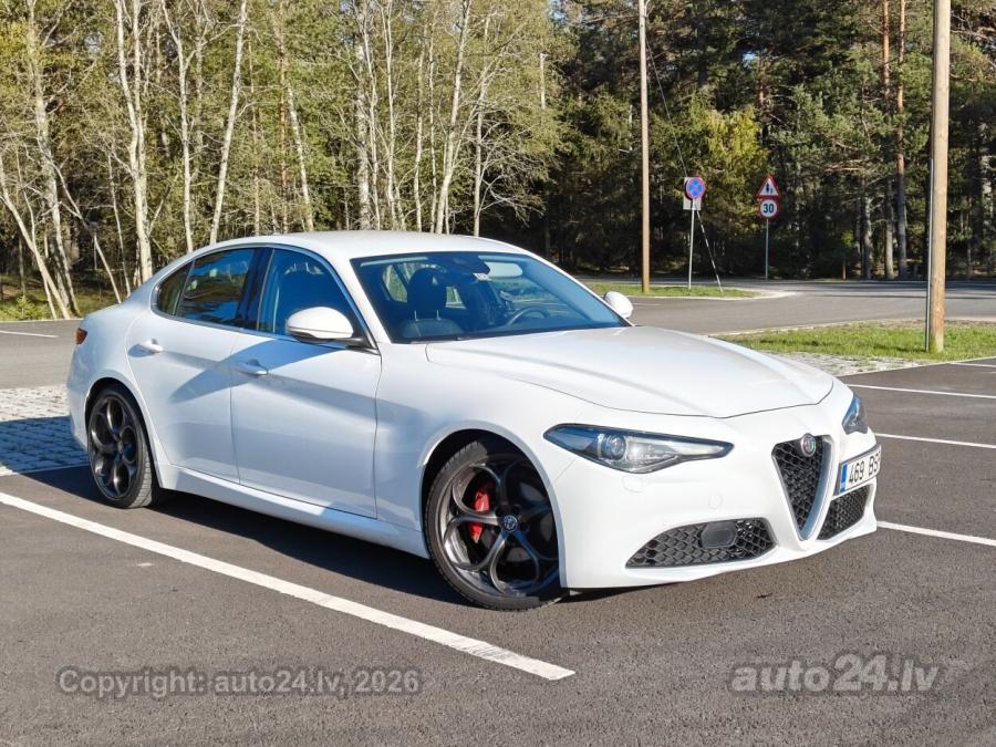 Balts Alfa Romeo Giulia 2016 Tallina, ar dzinēja tilpumu 2.10 L un nobraukumu 115 tūkst. km par 15999 €, foto 17 vietnē AUTOMOTO.COM.LV