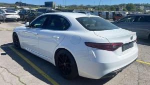 Balts Alfa Romeo Giulia 2016 Kauņa, ar dzinēja tilpumu 2.14 L un nobraukumu 95 tūkst. km par 12550 €, foto 12 vietnē AUTOMOTO.COM.LV